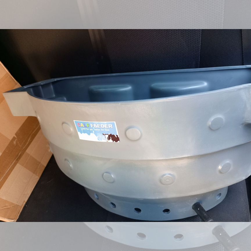 Групповая поилка для телят