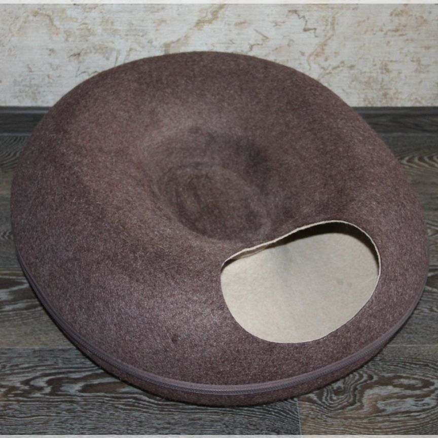 Домик лежанка для кошки б/у