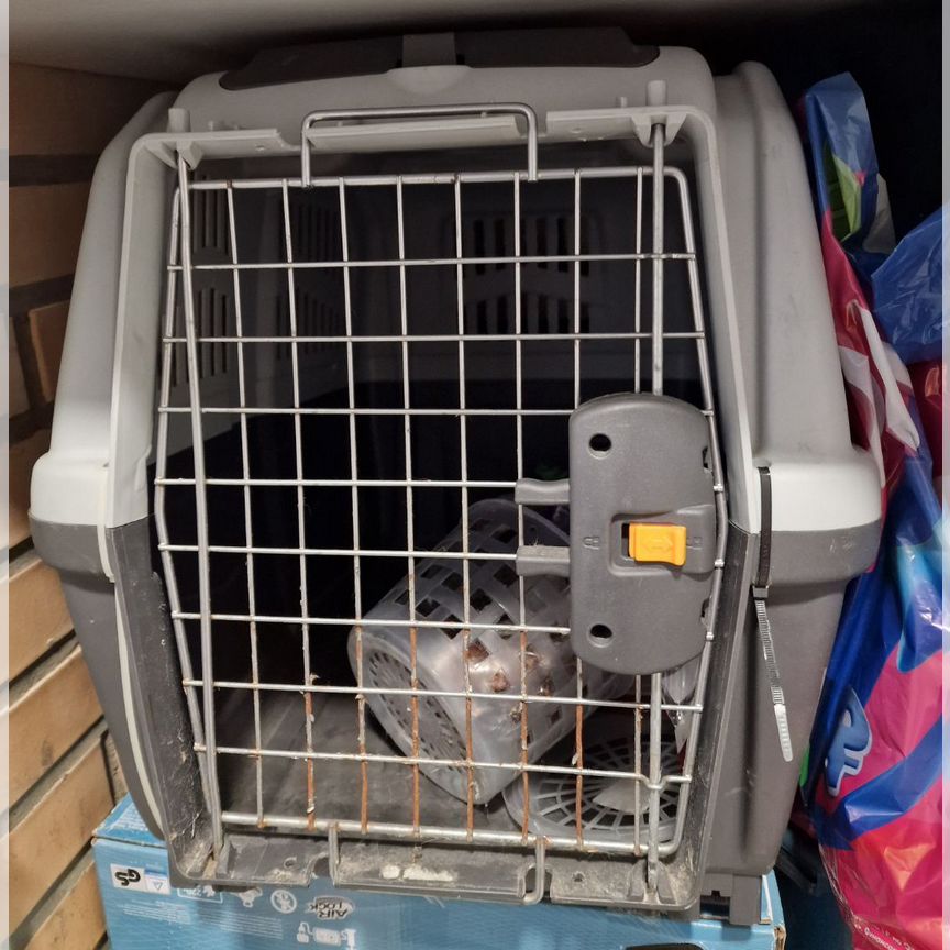 Переноска для собак на колесах