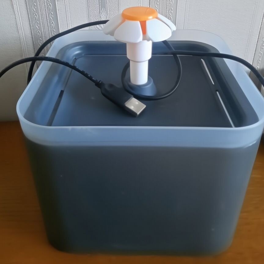 Фонтан поилка для кошек