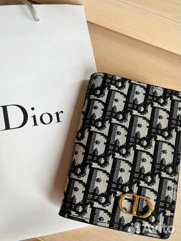 Обложка на паспорт Dior купить в Москве | Личные вещи | Авито
