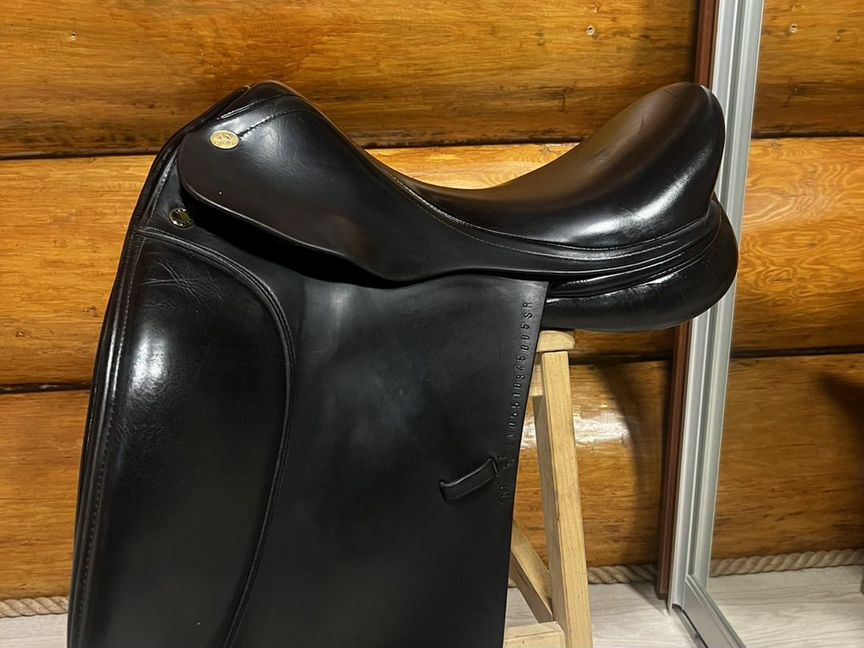 Седло выездковое