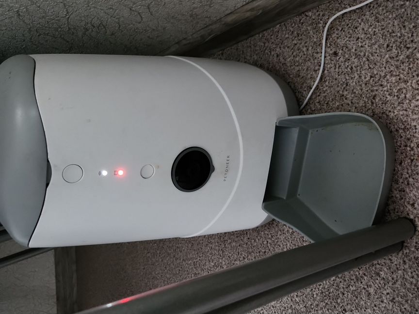 Автоматическая кормушка Petoneer