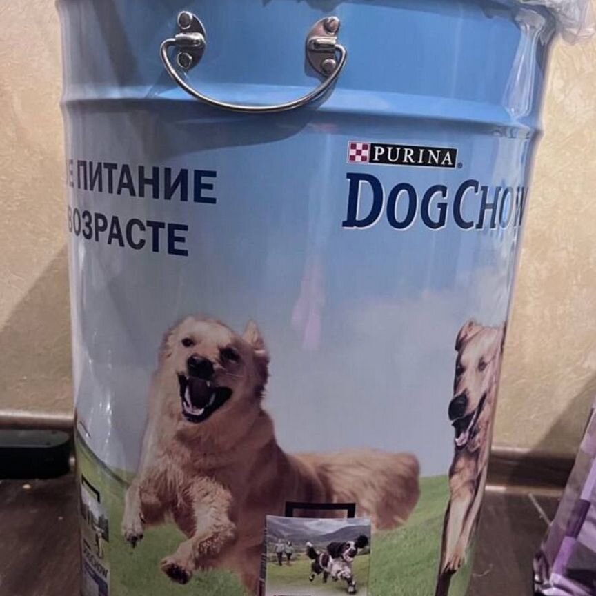 Бак для корма с ручками