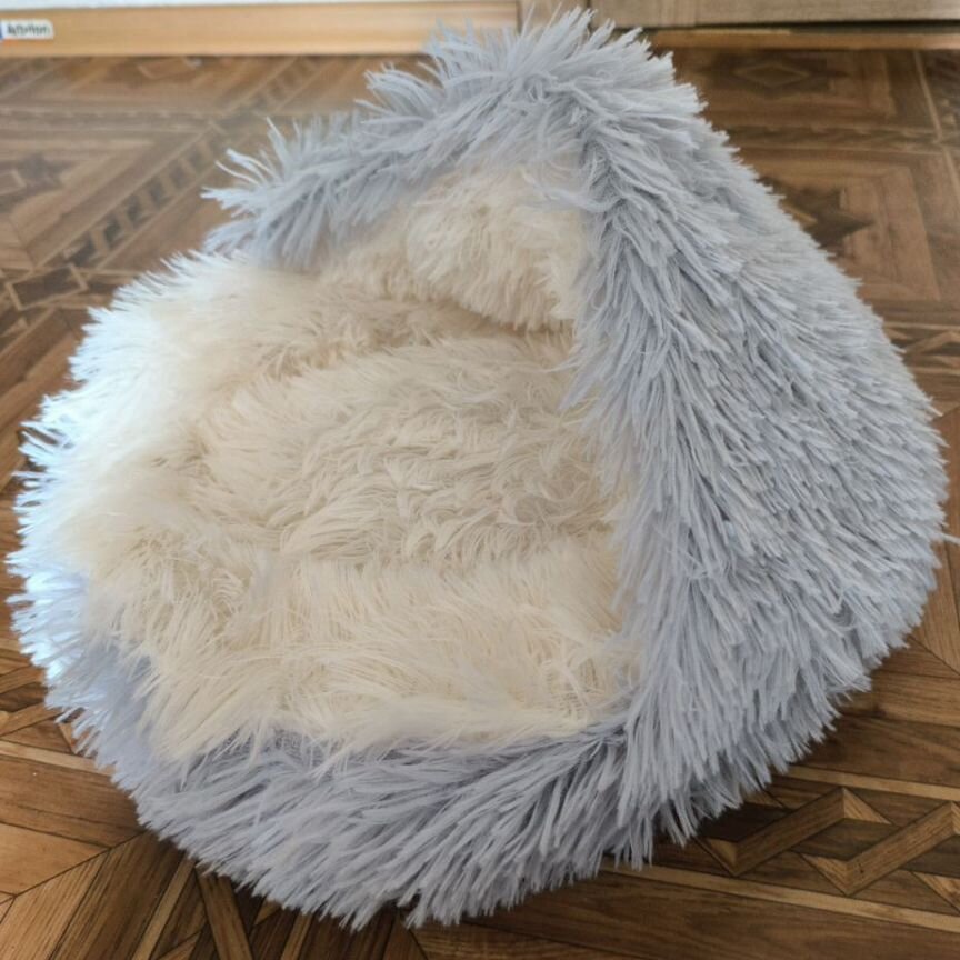 Лежанка для собак и кошек меховая Нора