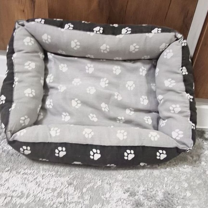 Лежанка для кошек новая