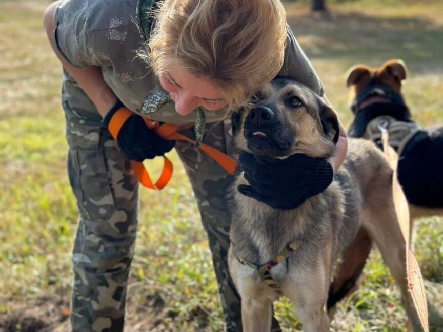 Ласкучий мальчик с трепетной душой из приюта