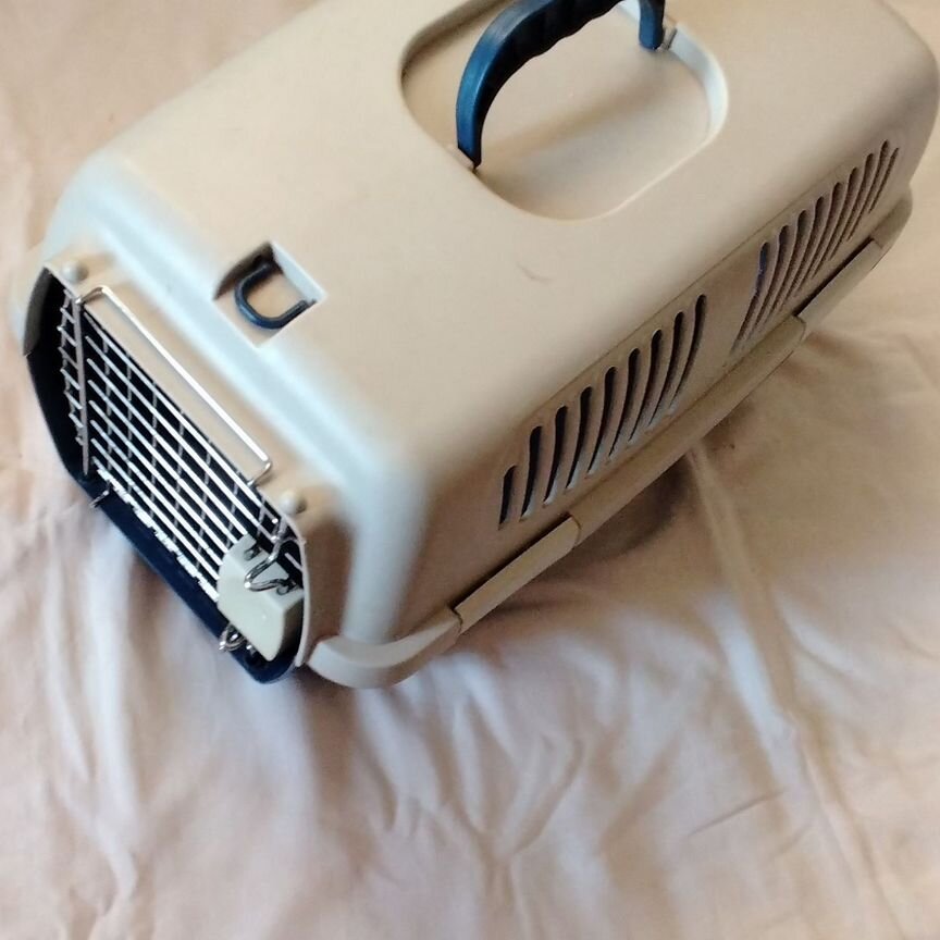 Переноска для кошек пластиковая бу