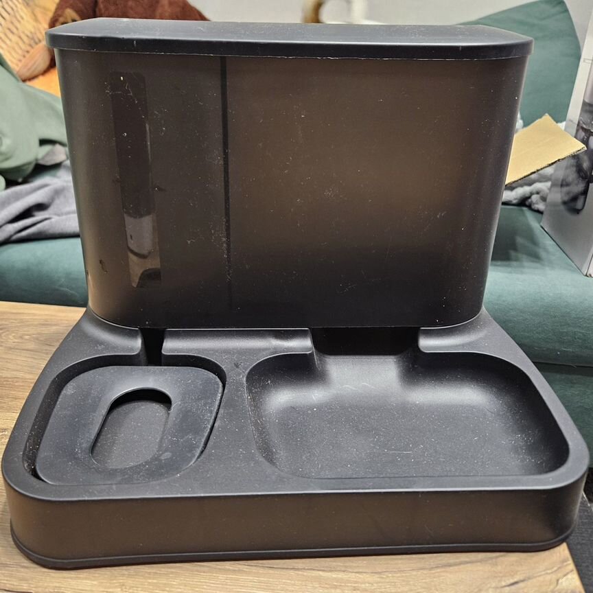 Автопоилка   отсек для корма