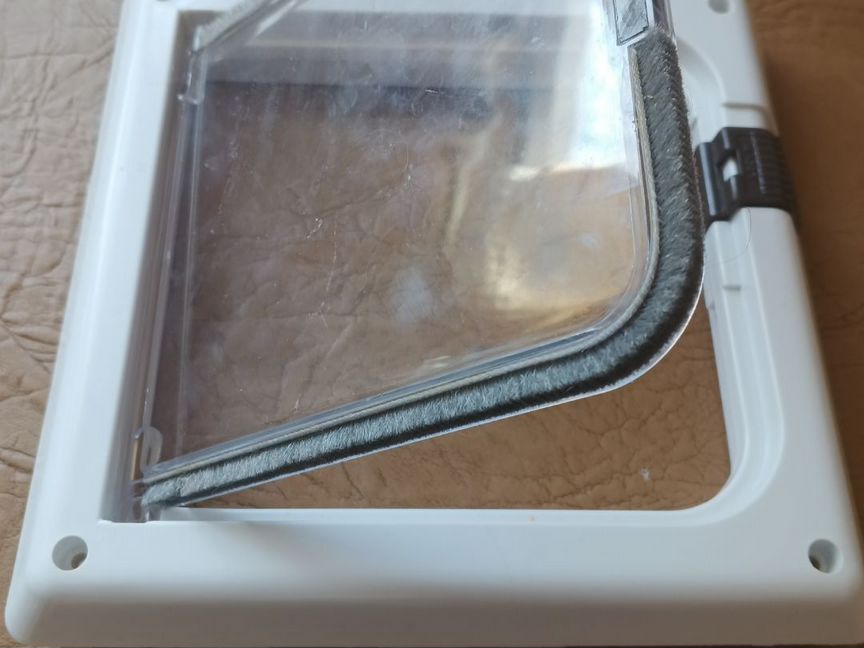 Кошачья дверка