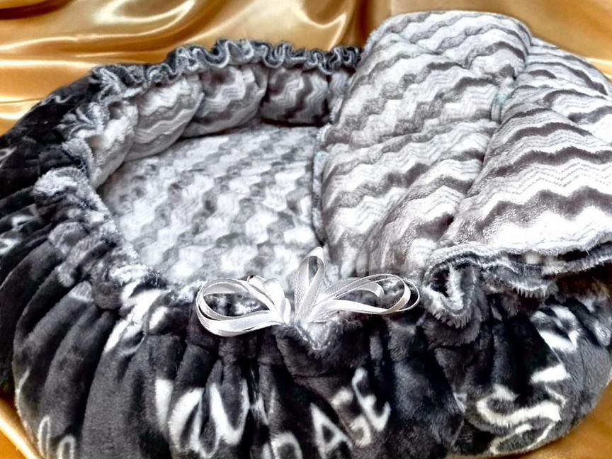 Лежанка для кошек