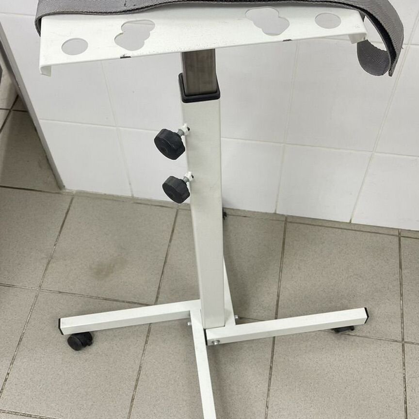 Штатив для компрессора для груминга