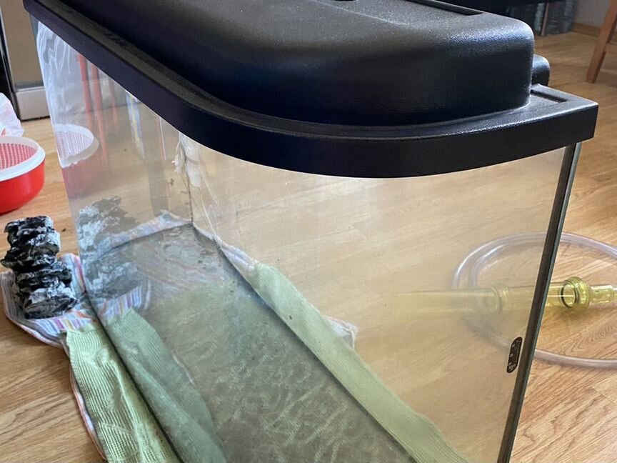 Аквариум 105л.(требует ремонта)