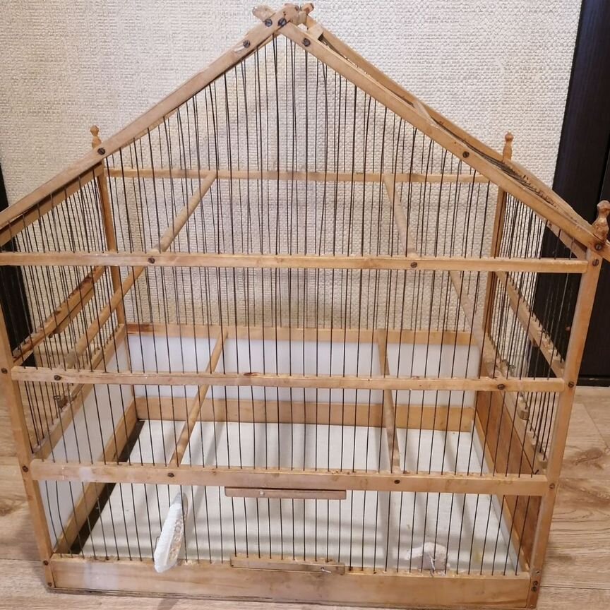 Клетка для птиц из дерева