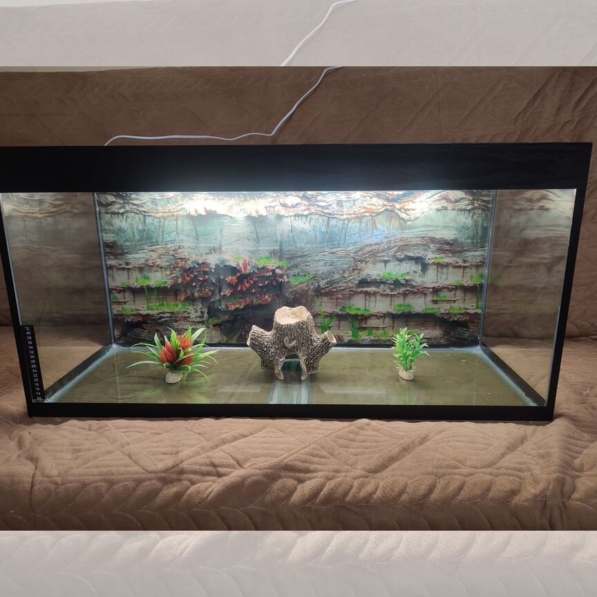 Аквариум с крышкой