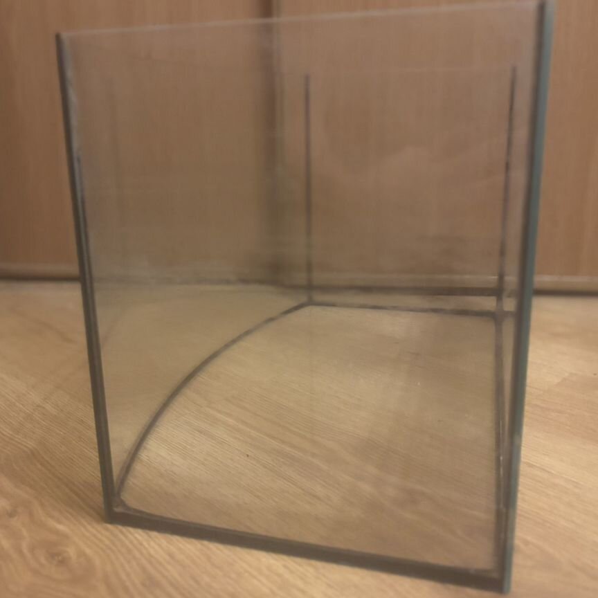 Аквариум квадратный чистый