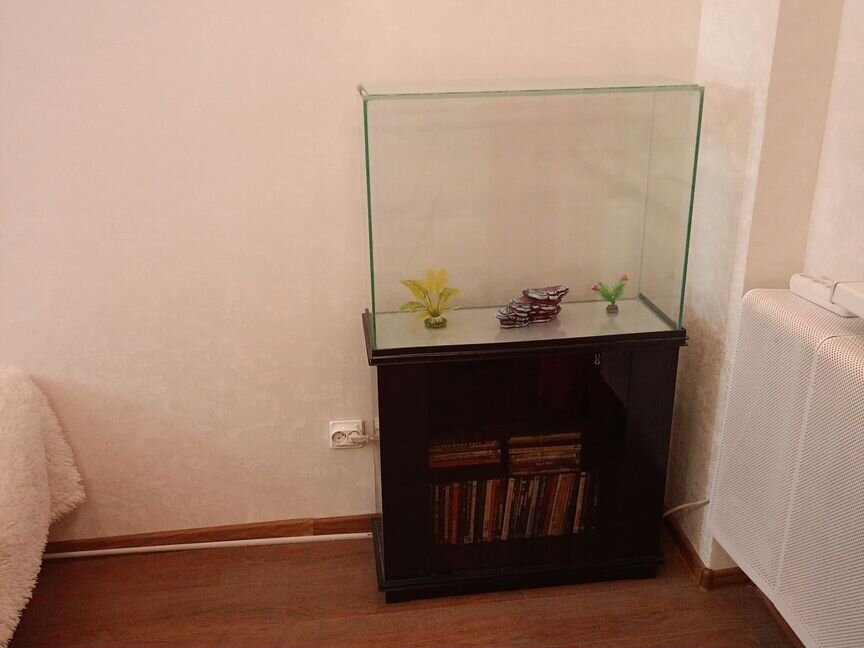 Аквариум с тумбой. На 80литров.Б/У