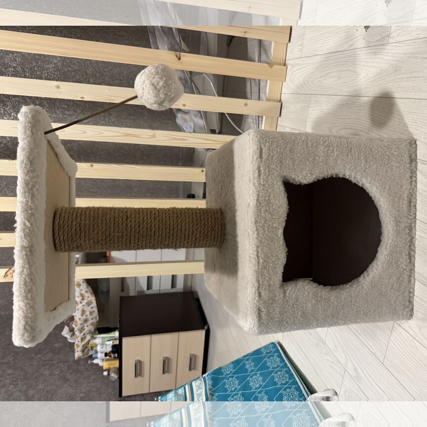 Домик для кошки с когтеточкой