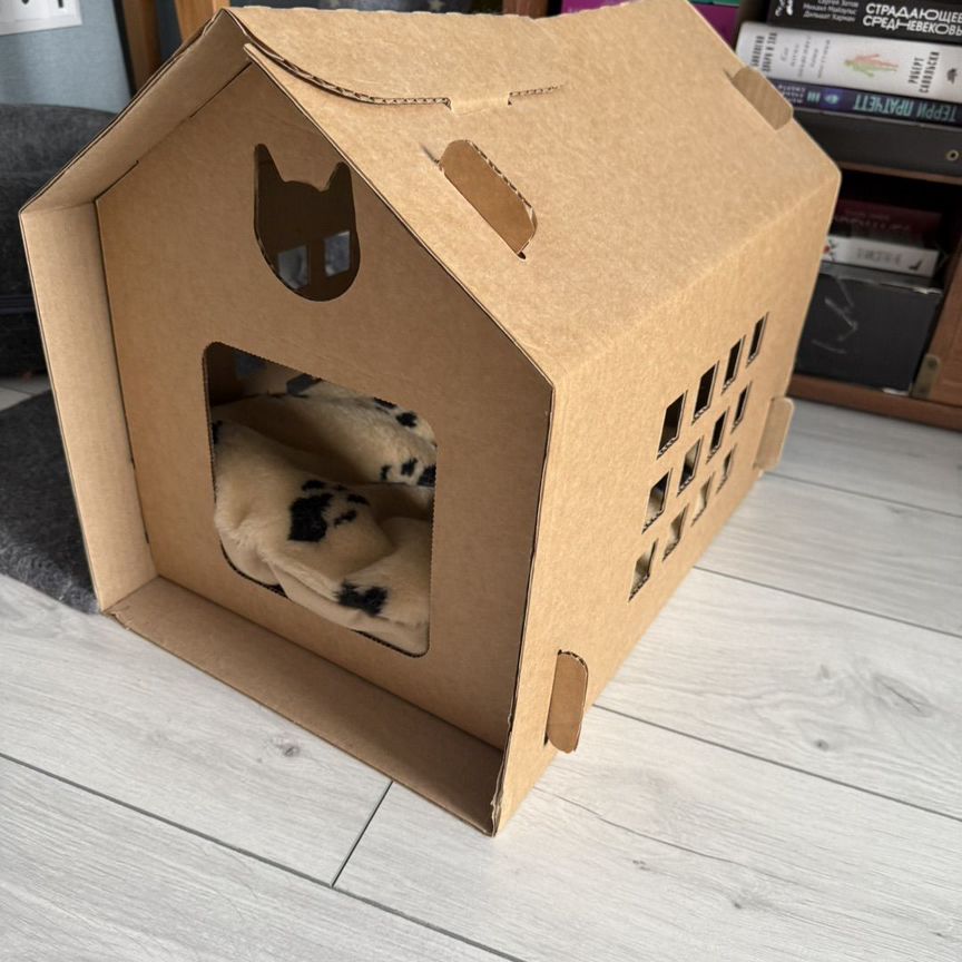 Домики и игрушки для кошек (в приют)