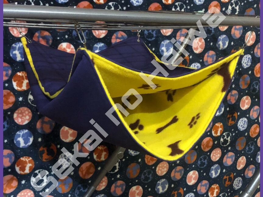 Гамаки, домики, выгульные коврики для животных