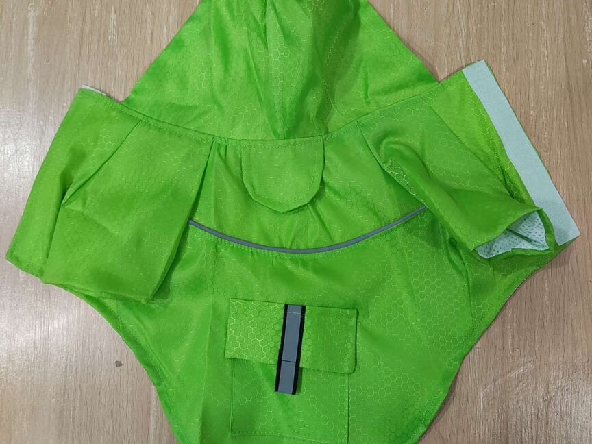 Плащ для маленькой собаки