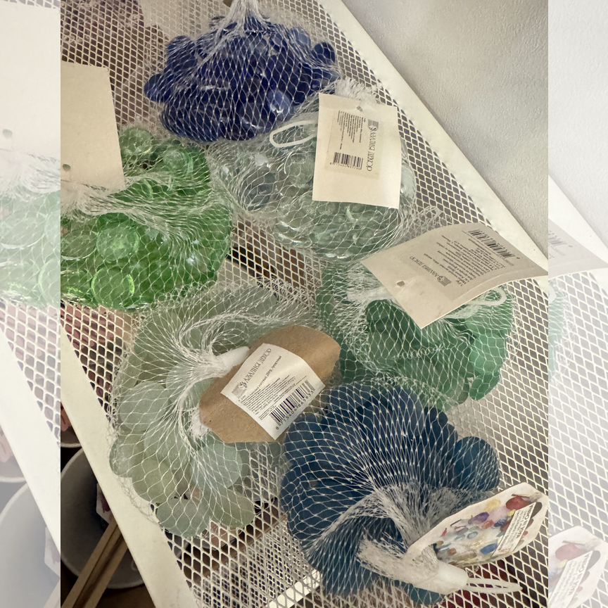 Стеклянные камушки