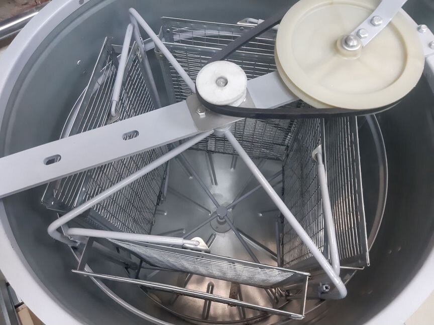 Медогонка 4-х рамочная оборотная