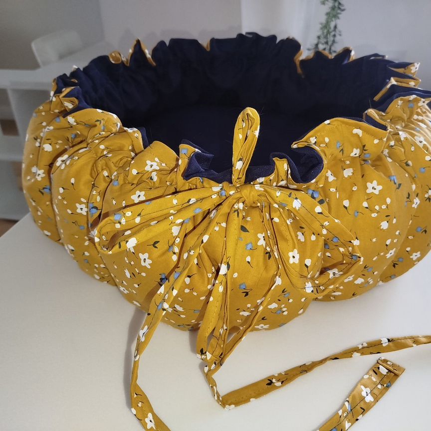 Лежанка для собак и кошек