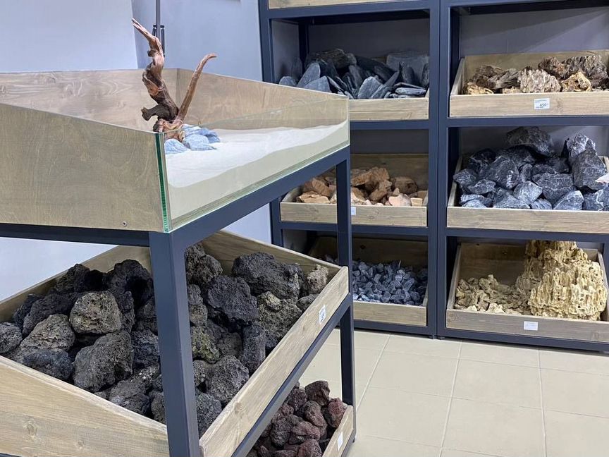 Коряги и камни для аквариума