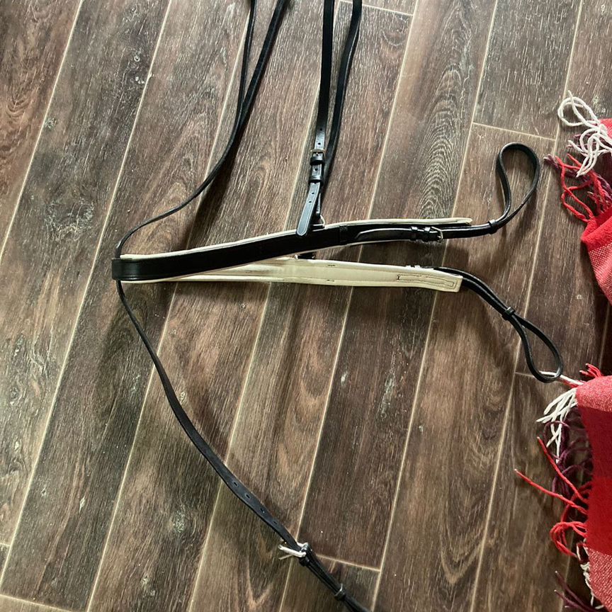 Подперсье с мартингалом