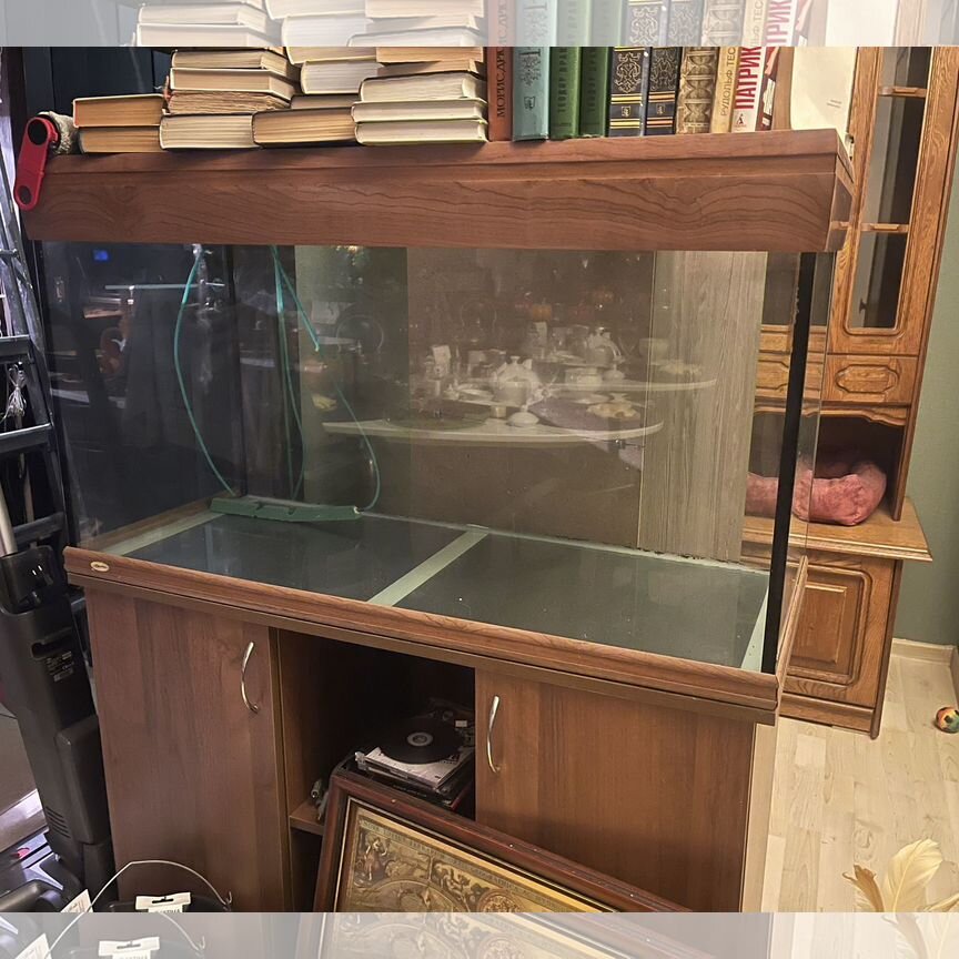 Аквариум с тумбой