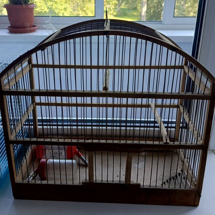 Клетка для птиц из дерева