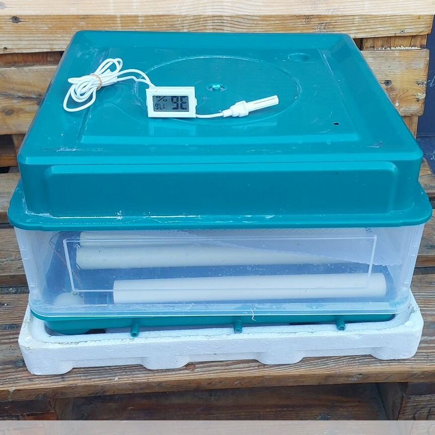 Инкубатор для яиц автоматический 42 яйца