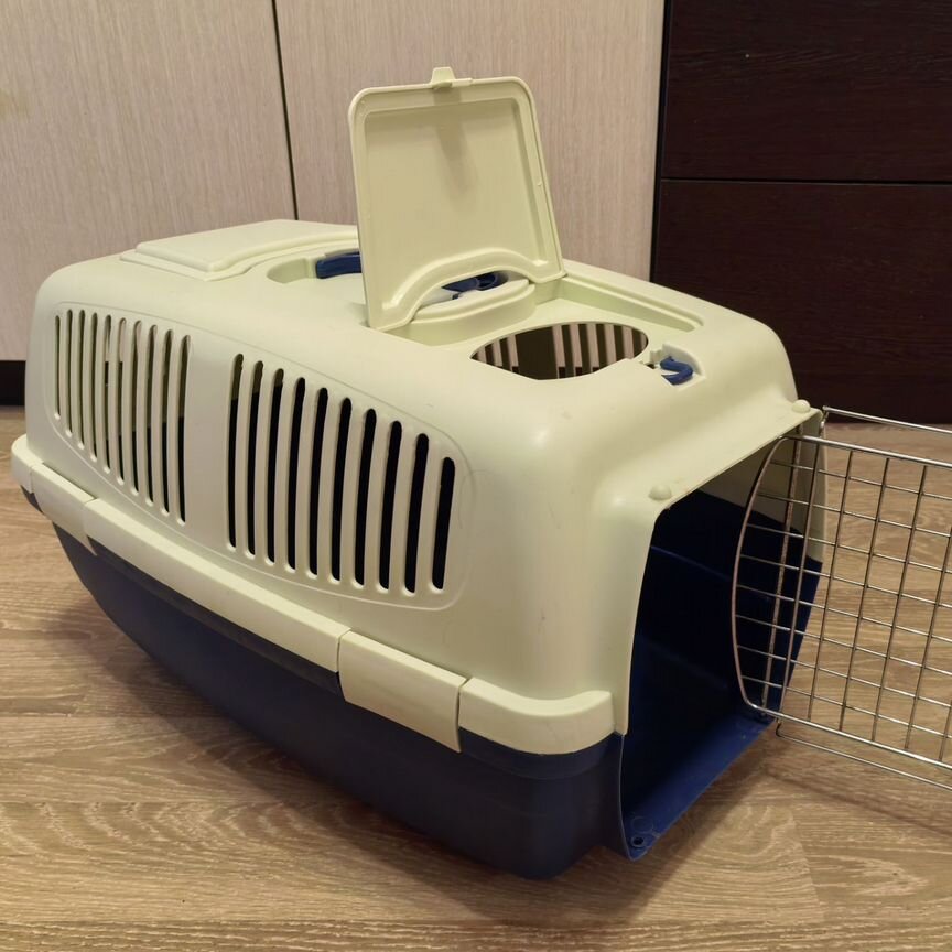 Переноска для собак и кошек