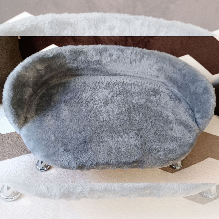 Лежанка для кошек и собак мелких и средних пород