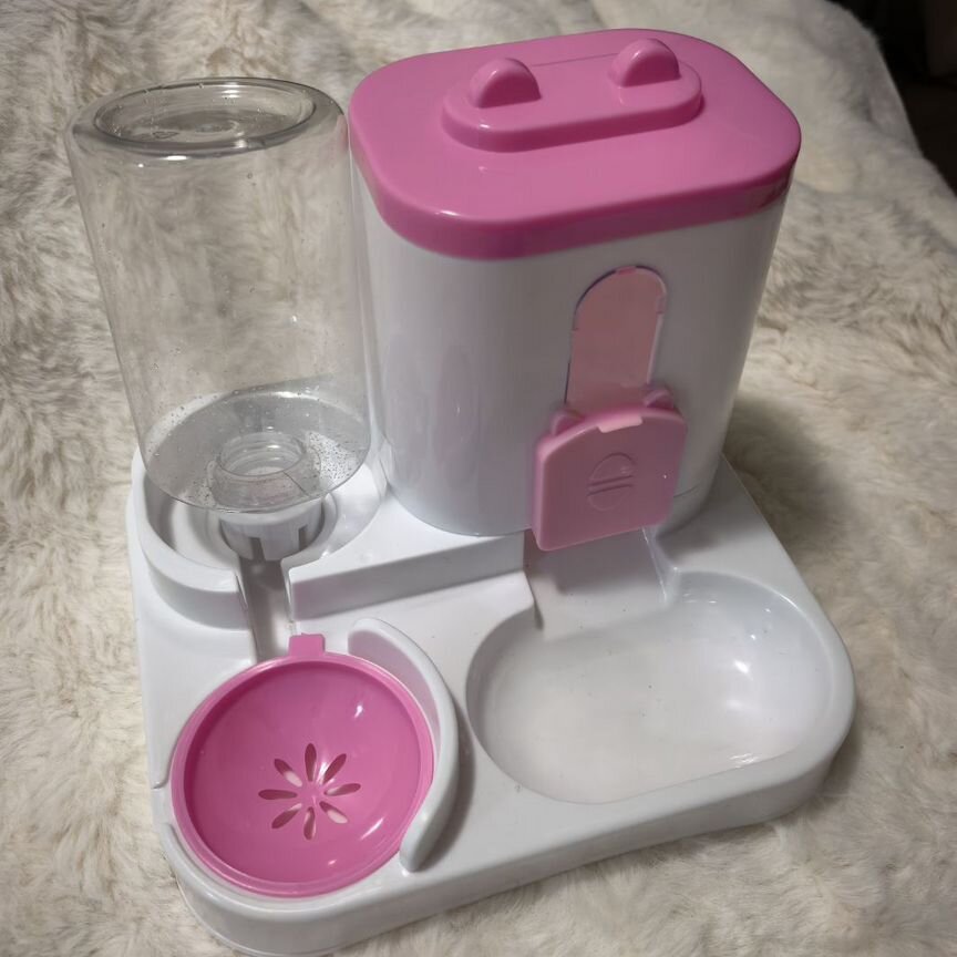 Автоматическая кормушка для кошек и собак