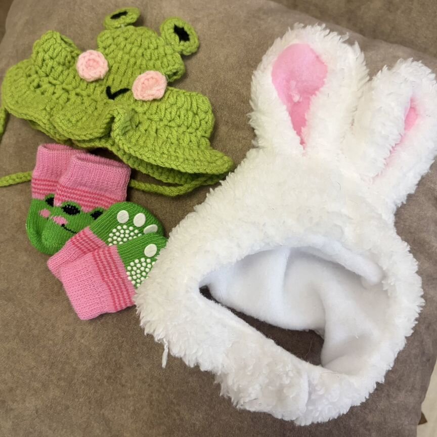 Для кота шапочки и носочки