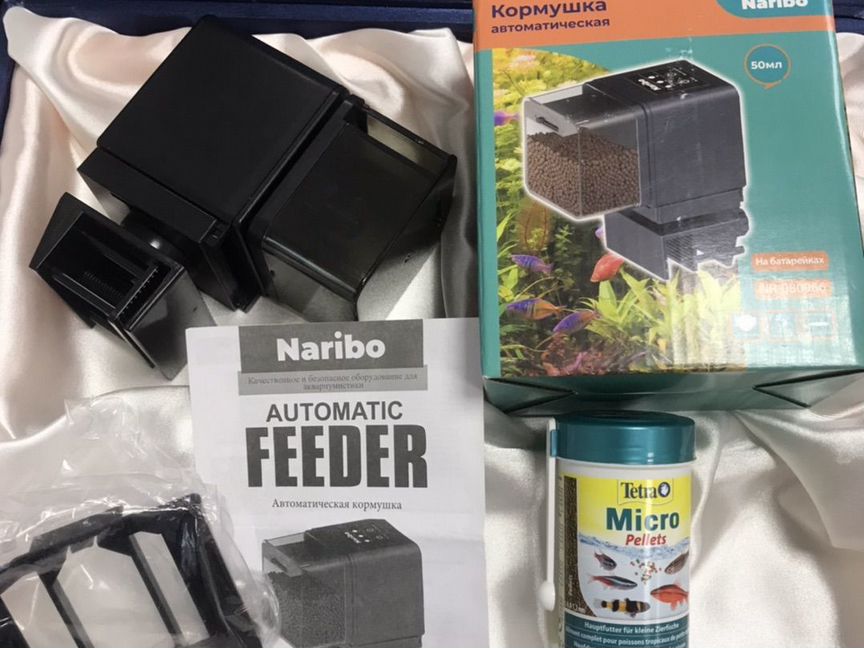 Кормушка для рыб Naribo с кормом Tetra