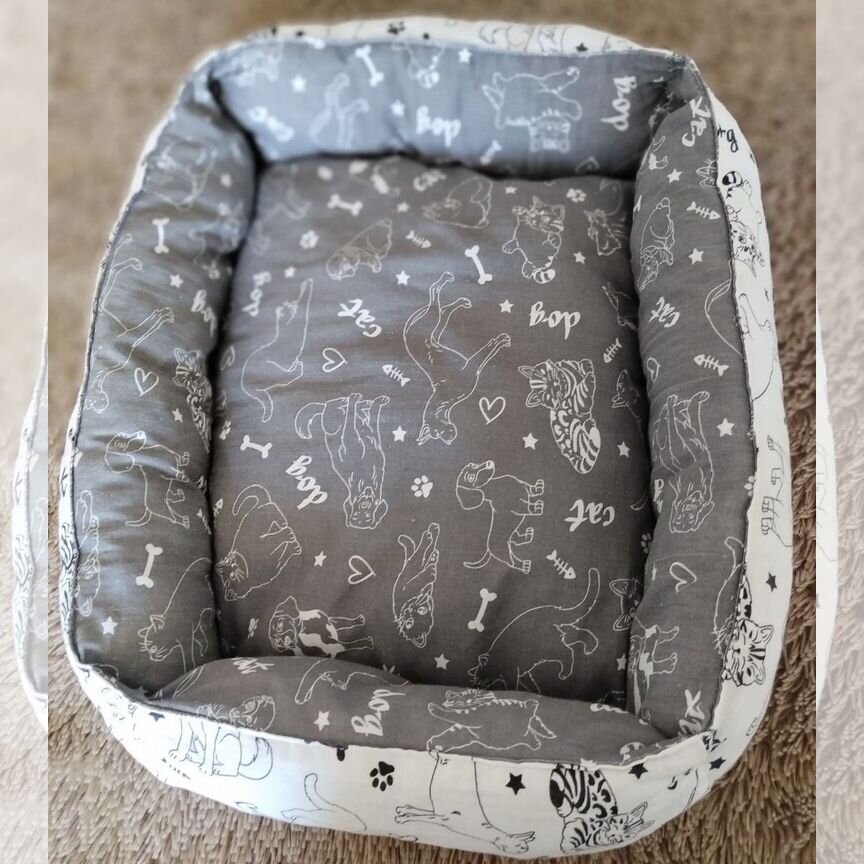 Лежанка для собак и кошек