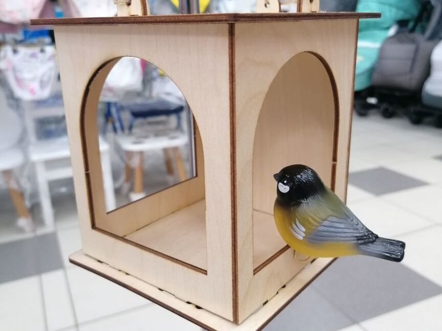 Кормушка для птиц