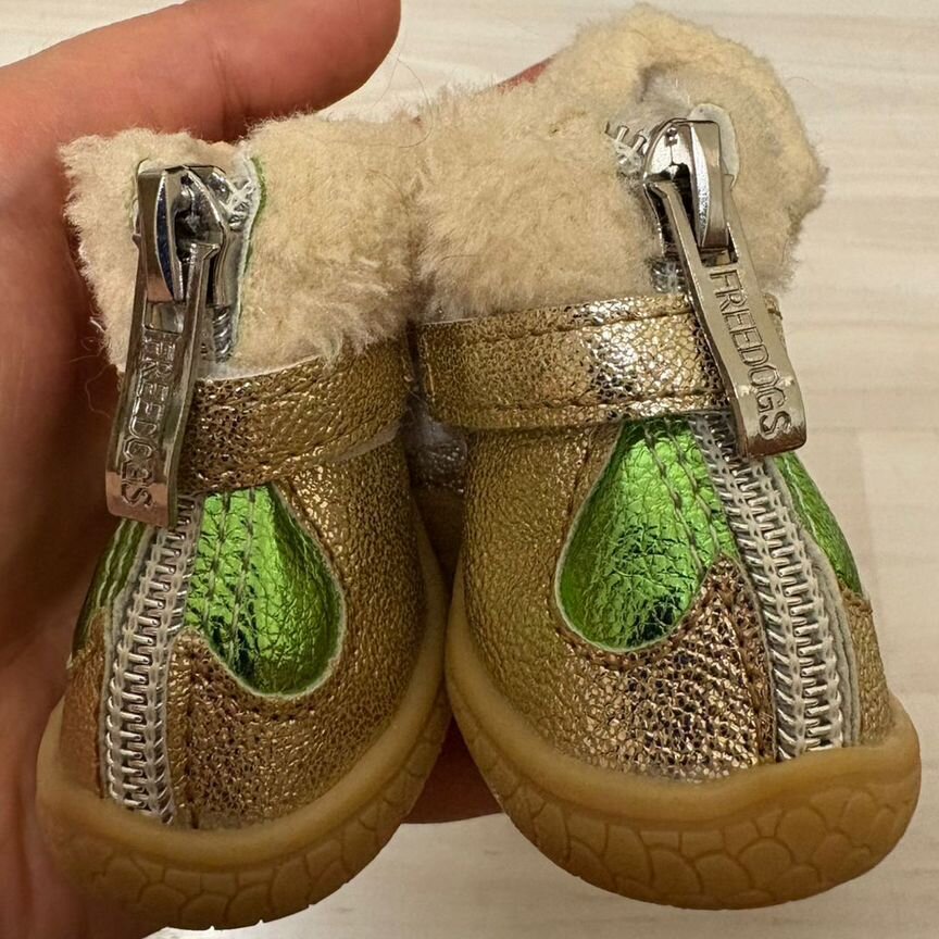 Обувь для маленьких собак