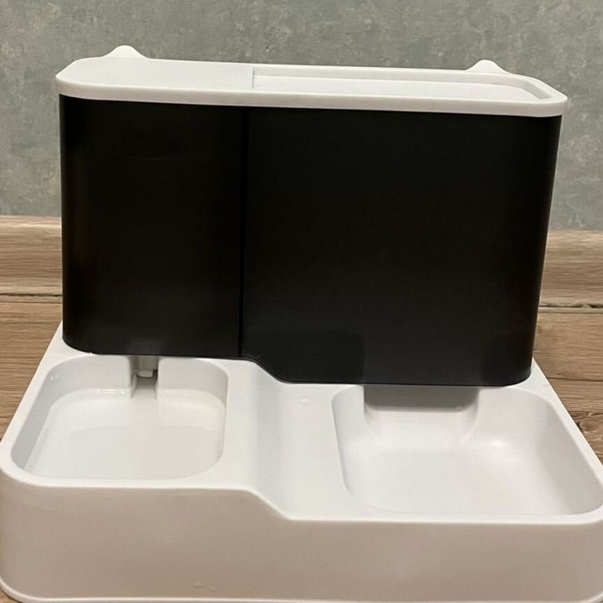 Автокормушка для собак и кошек