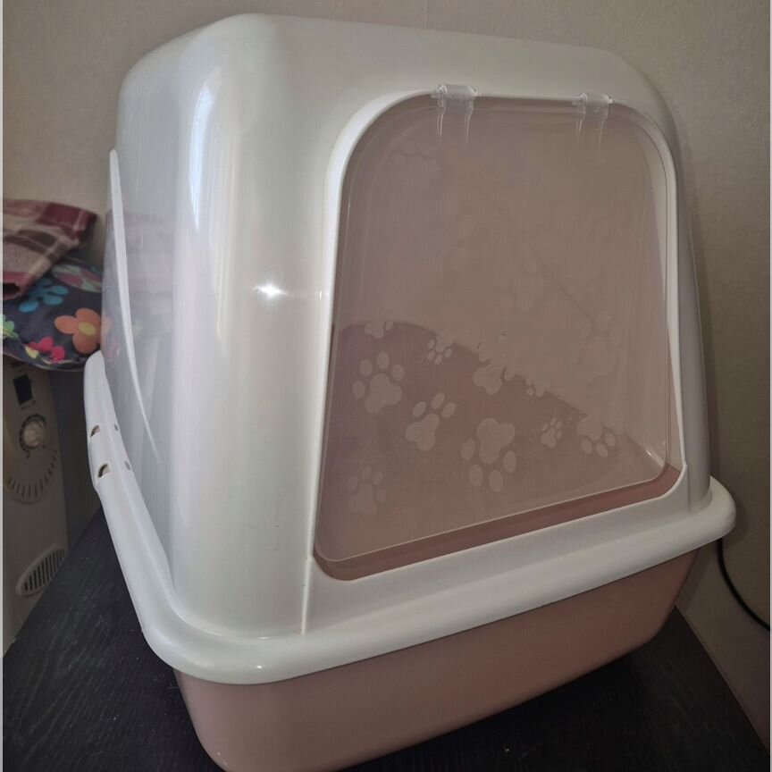 Туалет для кошек закрытый б/у 2 шт