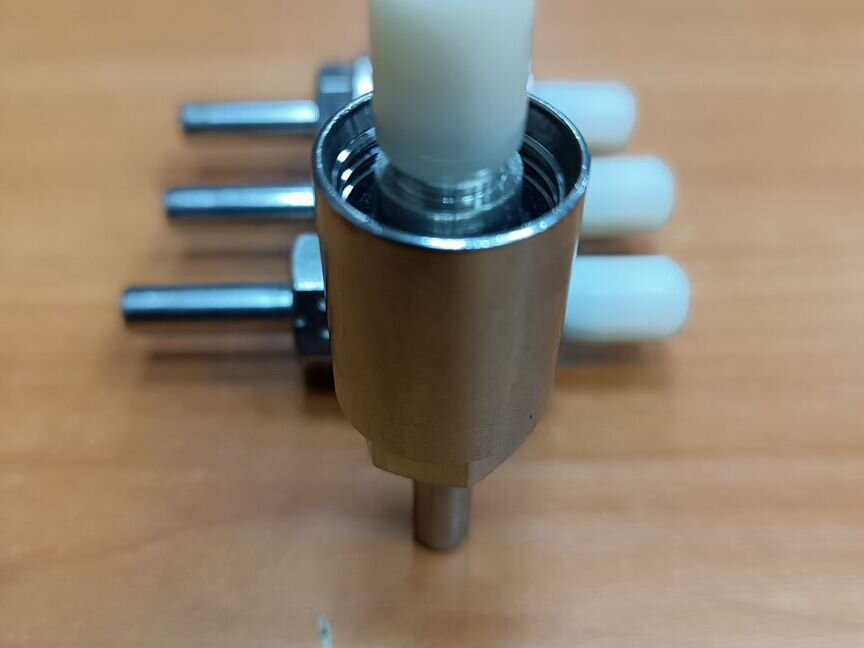 Поилка ниппельная для поросят 1/2