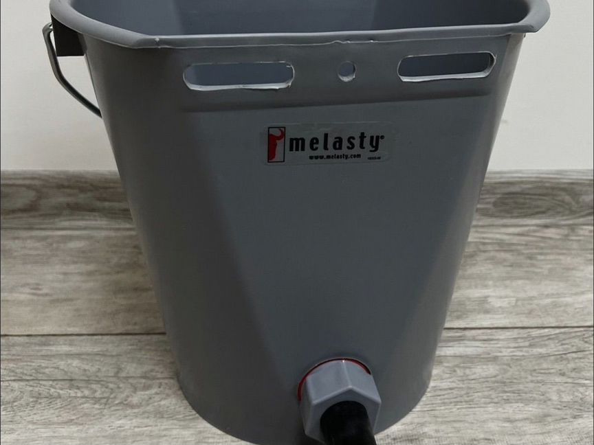 Ведро доя выпойки телят