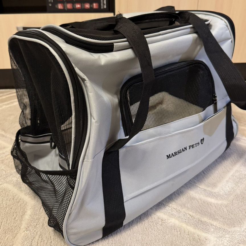 Переноска для кошек и собак