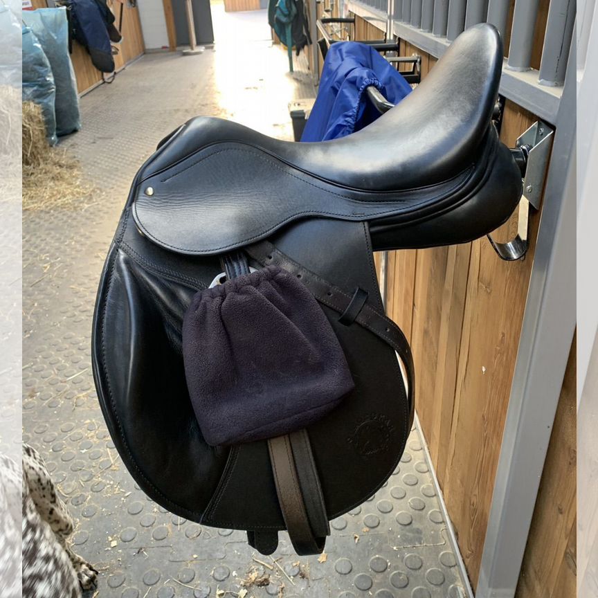 Седло для лошади