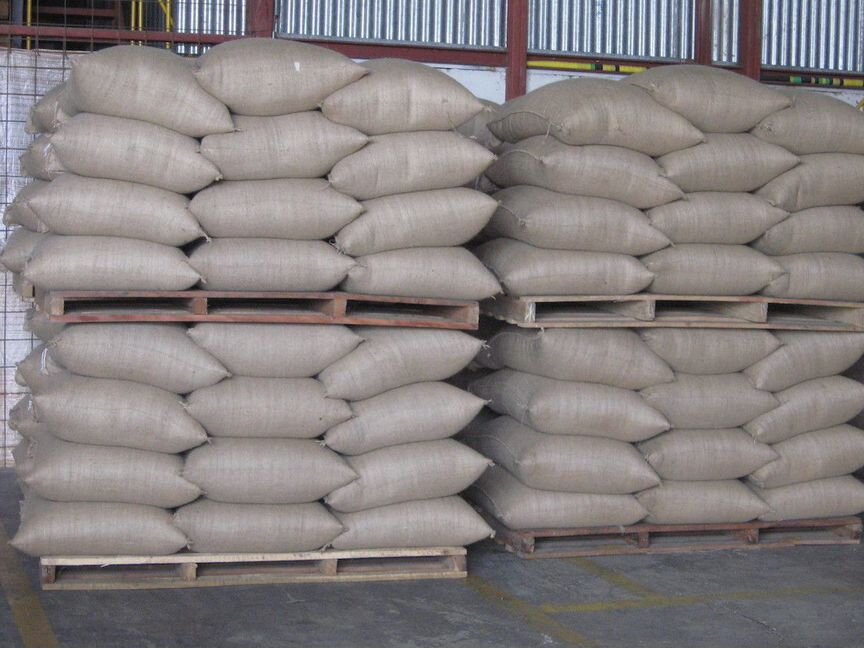 Комбикорма для крс, птиц и других животных