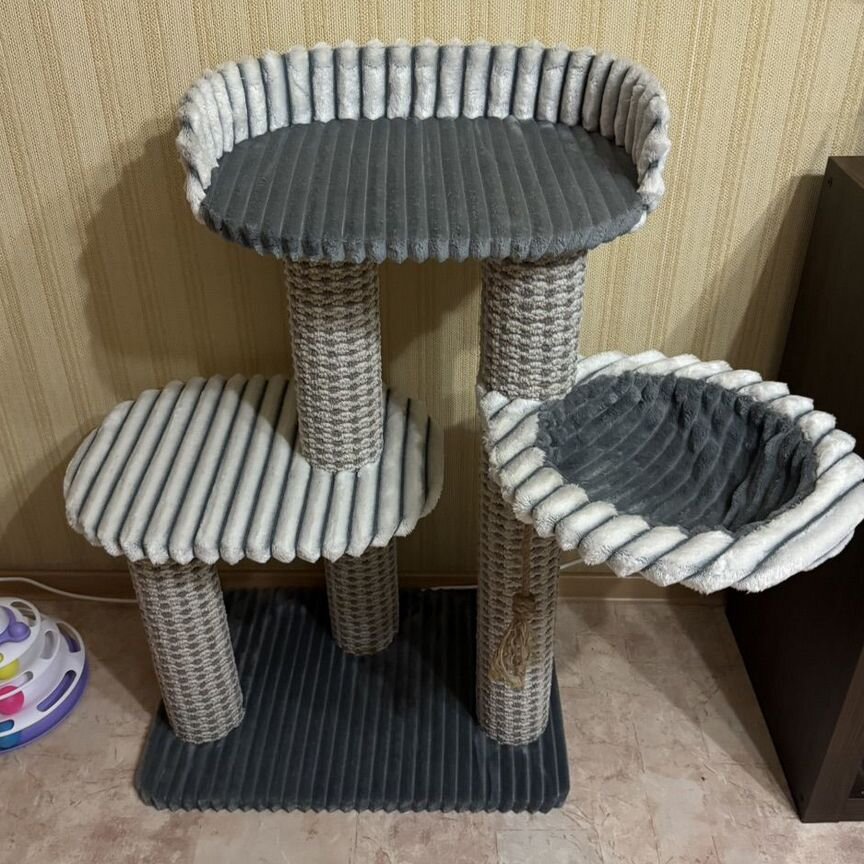 Когтеточка с гамаком Игрушка-пирамида в подарок