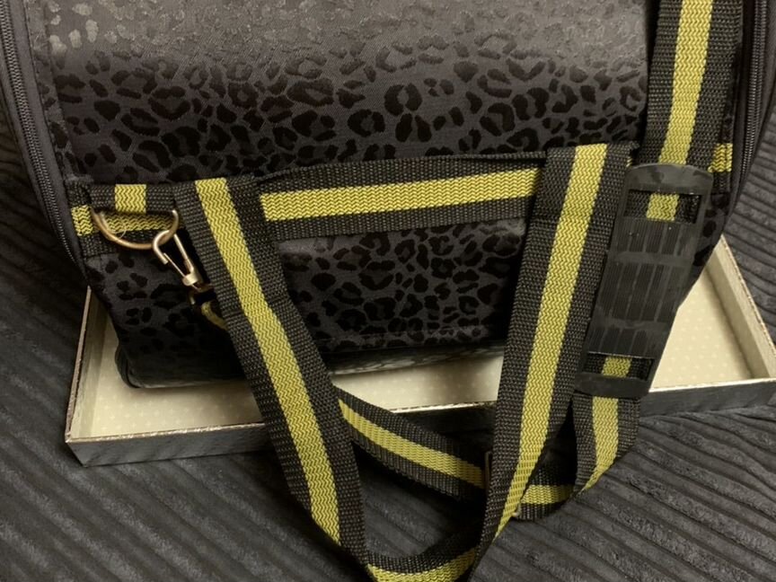 Переноска для кошек и собак+ботиночки+бутылочка